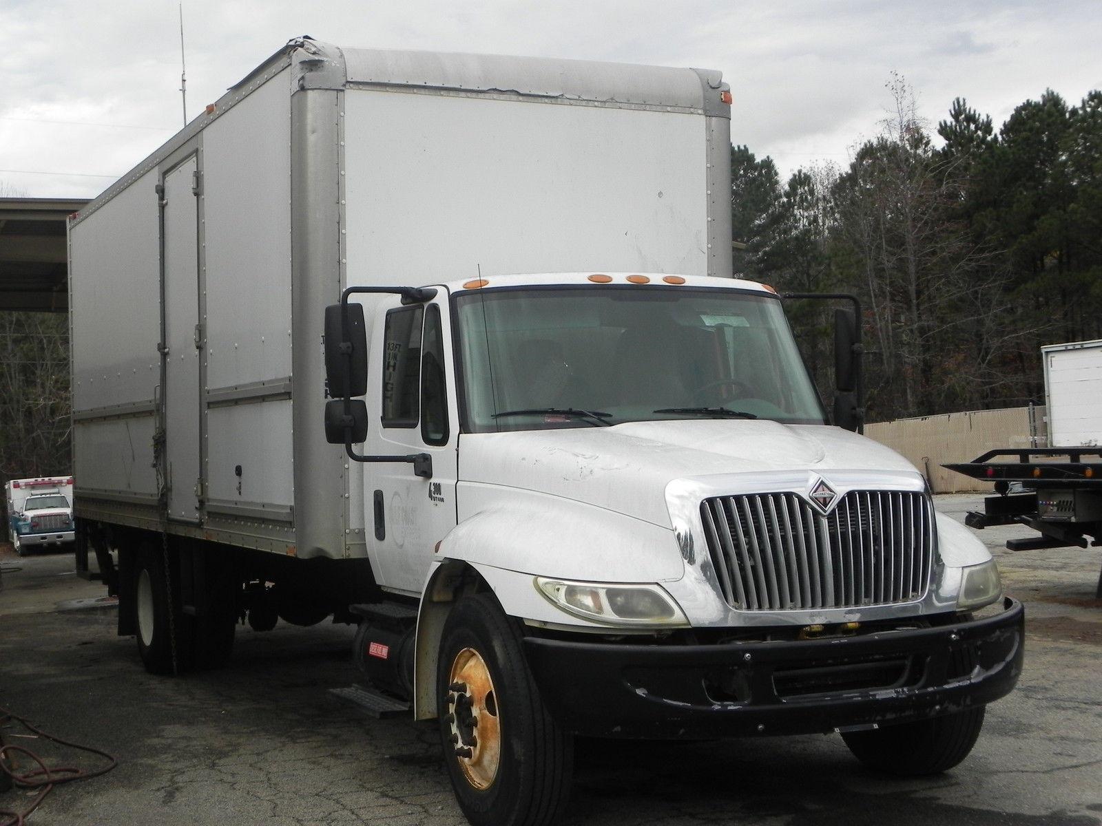 2005 International 4300SBA Van Truck for sale