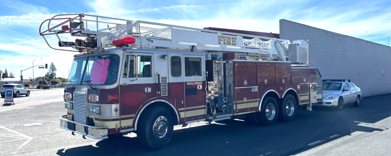 1989 Pierce Ariel Lift Fire Truck 75′ Ladder [needs good cleaning] for sale