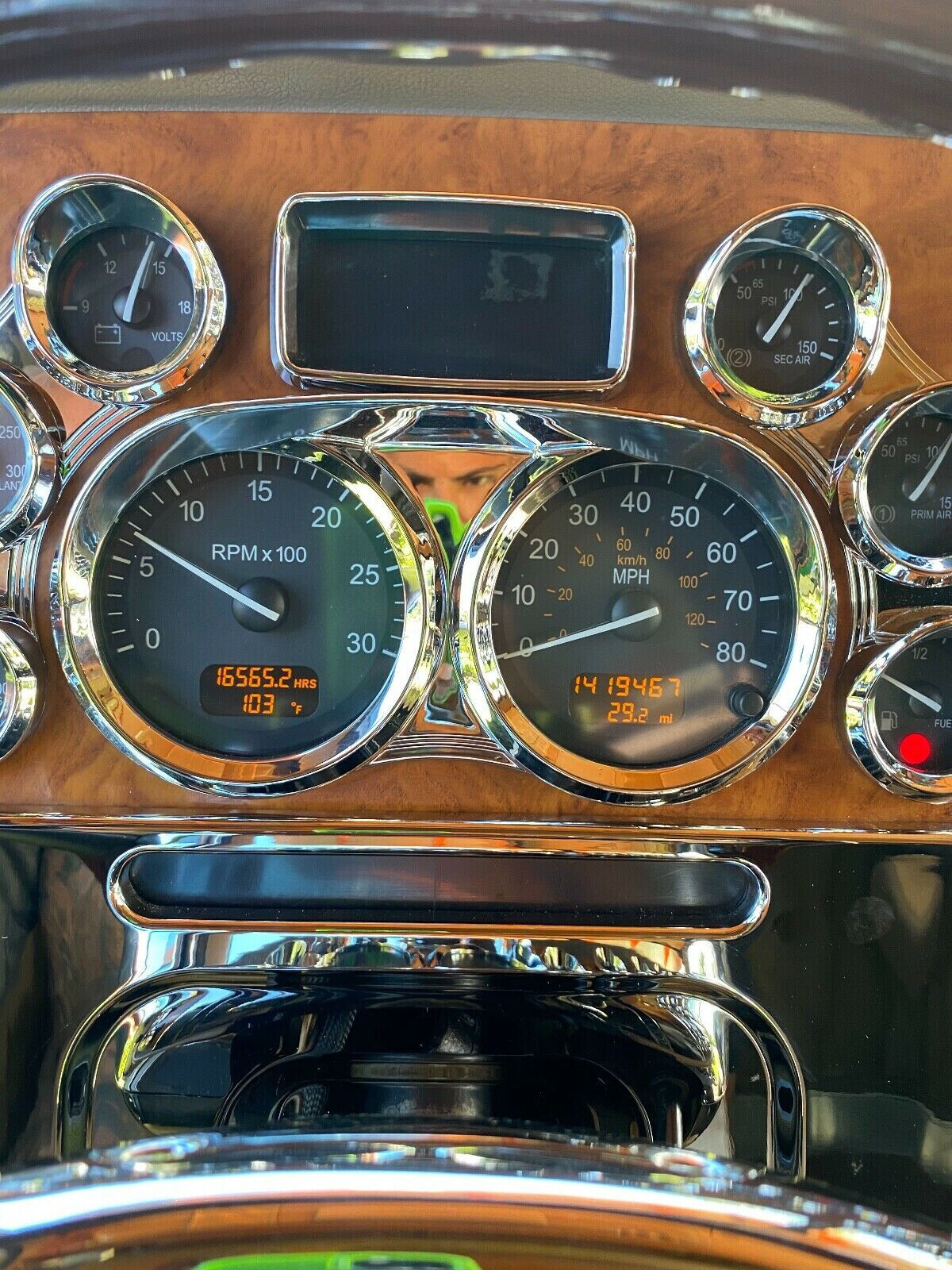 2006 Peterbilt 379 truck [great shape] for sale