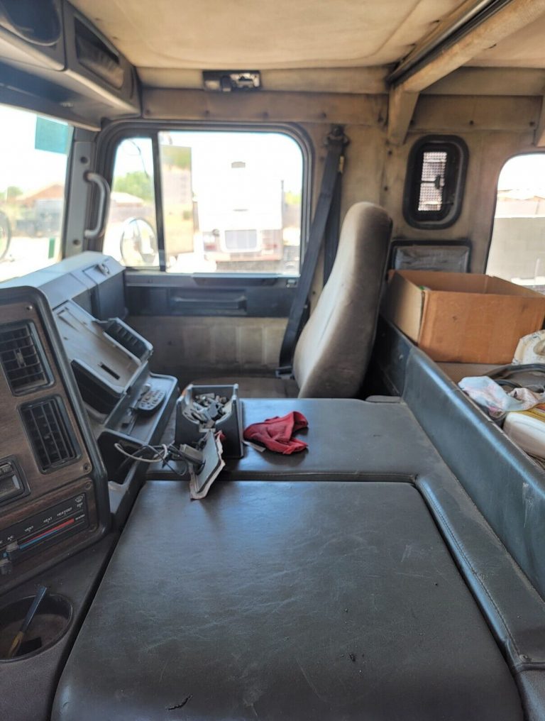 1993 Freightliner FLA Cabover truck [clean] for sale